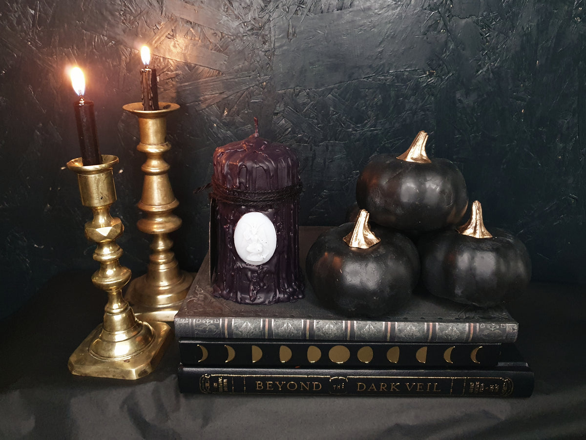 Hallow Ritual 'Weeping' Candle | Tobacco & Honey | Wolf Wytch